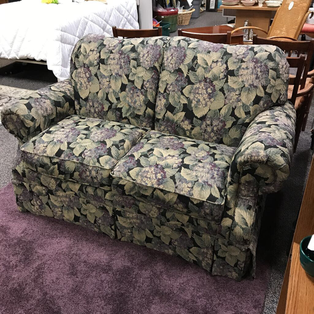 Grape Pattern Loveseat Sofa (37x64x34) – Main Street Estate Sales